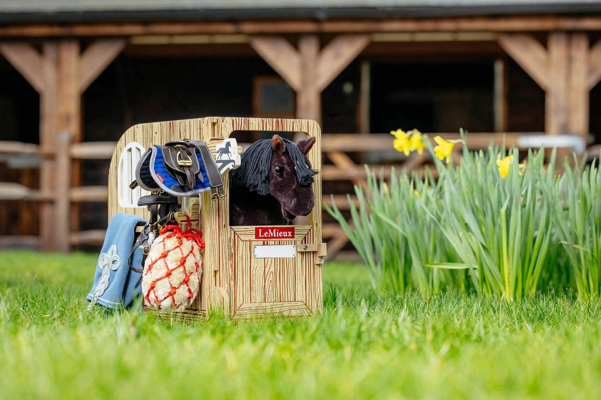LeMieux Toy Pony Wooden Stable | FUNDIS Equestrian