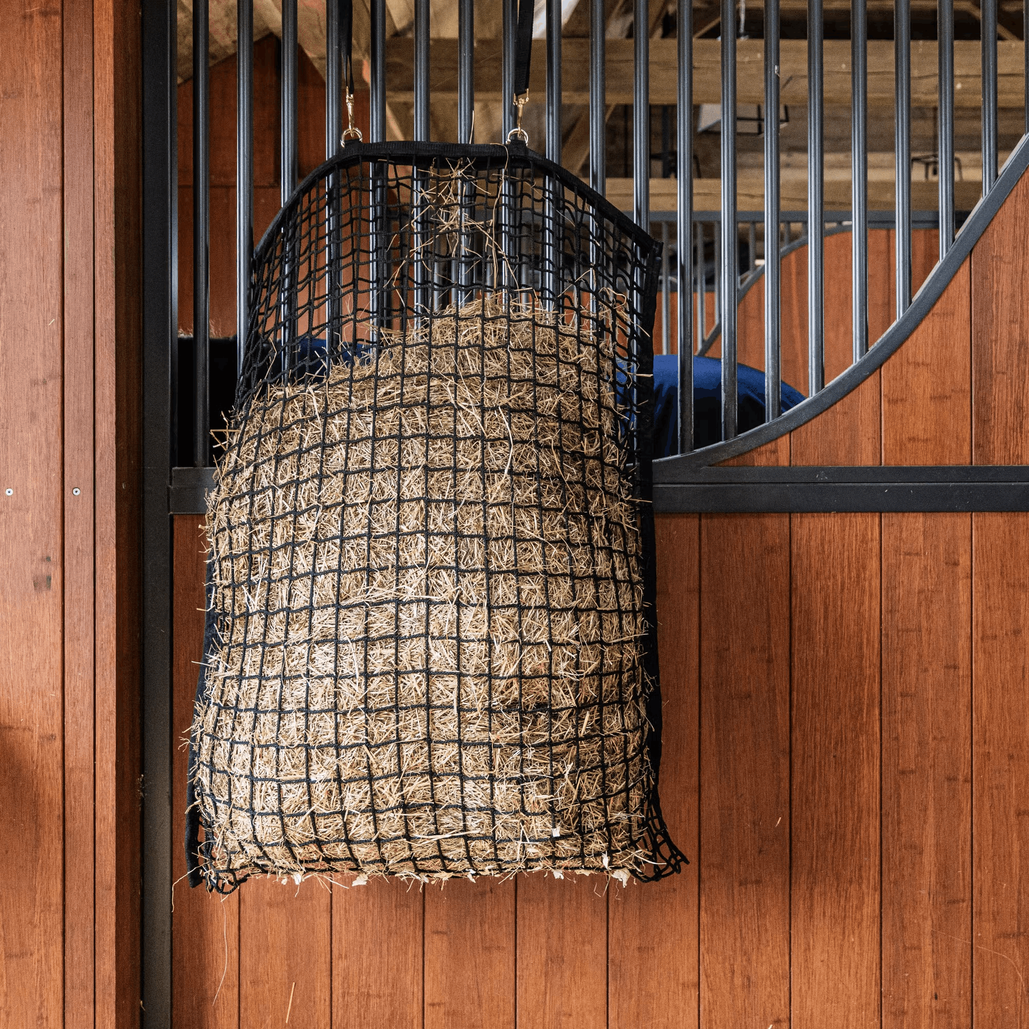 Grooming Deluxe Square Hay Net with Filling Aid 4,5 cm | FUNDIS Equestrian